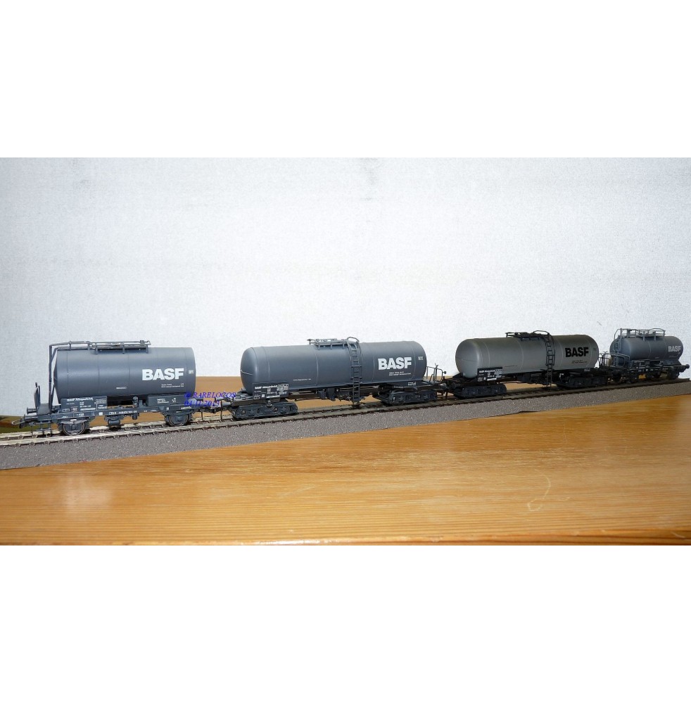 ROCO 44021 , set 4 wagons citernes BASF DB Neuf BO