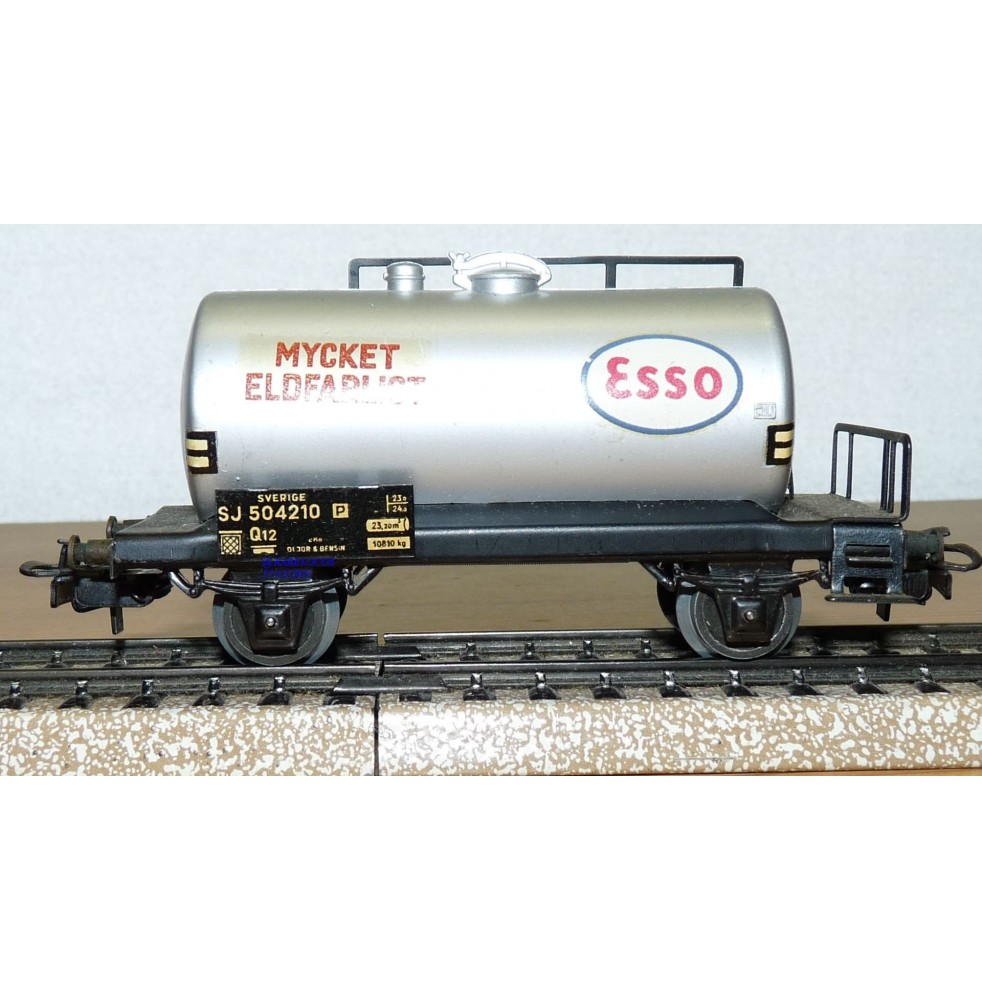 Märklin 4524 wagon citerne type Q12 ESSO SJ
