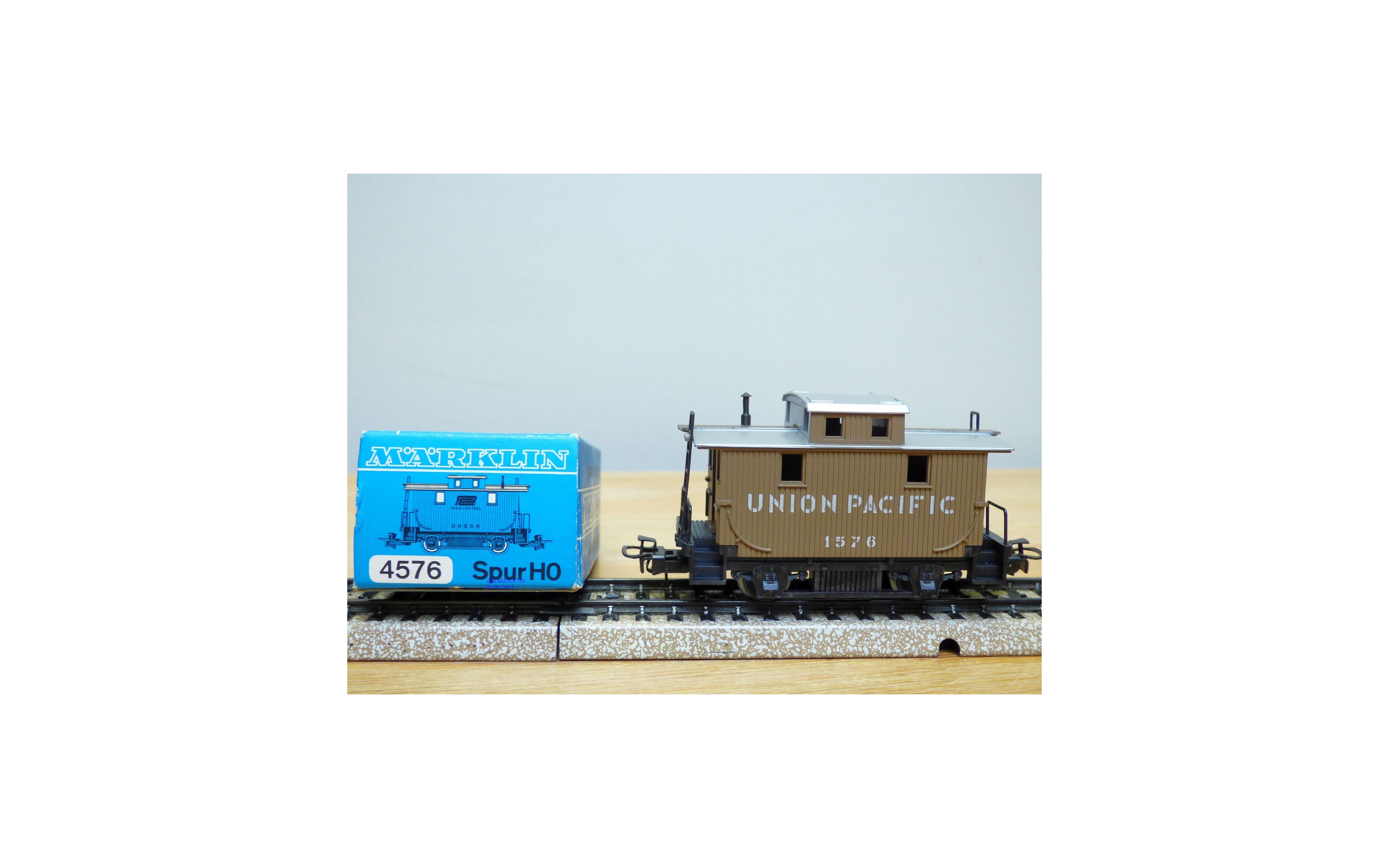 Märklin 4576, fourgon de queue ( caboose ) américain UP N° 1576 BO