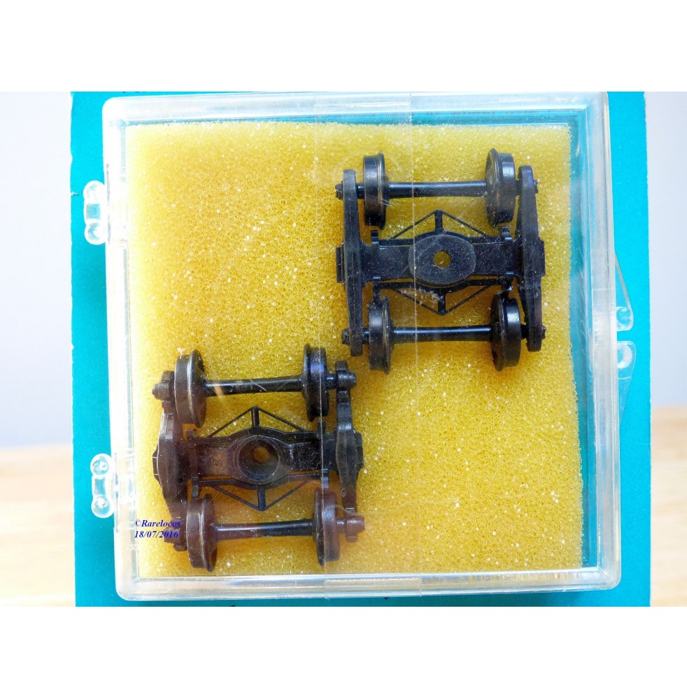 Kadee 518, 2 bogies marchandises BARBER S-2 70 ton métal et suspendus ...