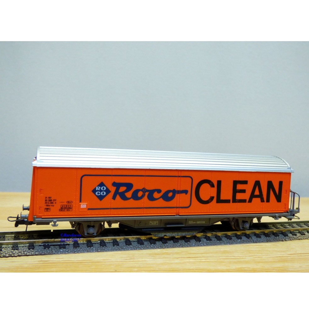 ROCO 46400, wagon couvert nettoyeur de voie type Hbis-vxy ROCO CLEAN SBB BO