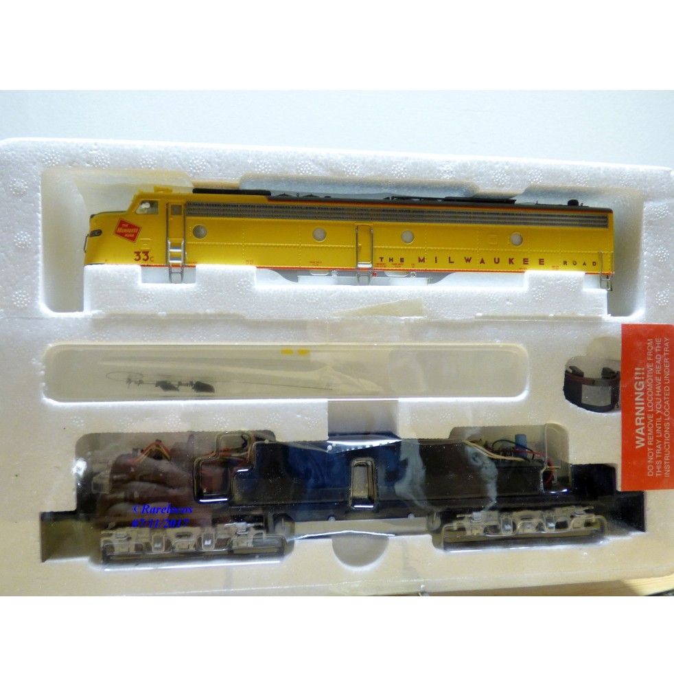 Life Like PROTO 2000 8700, loco EMD E8 N° 33C MILWAUKEE neuf BO