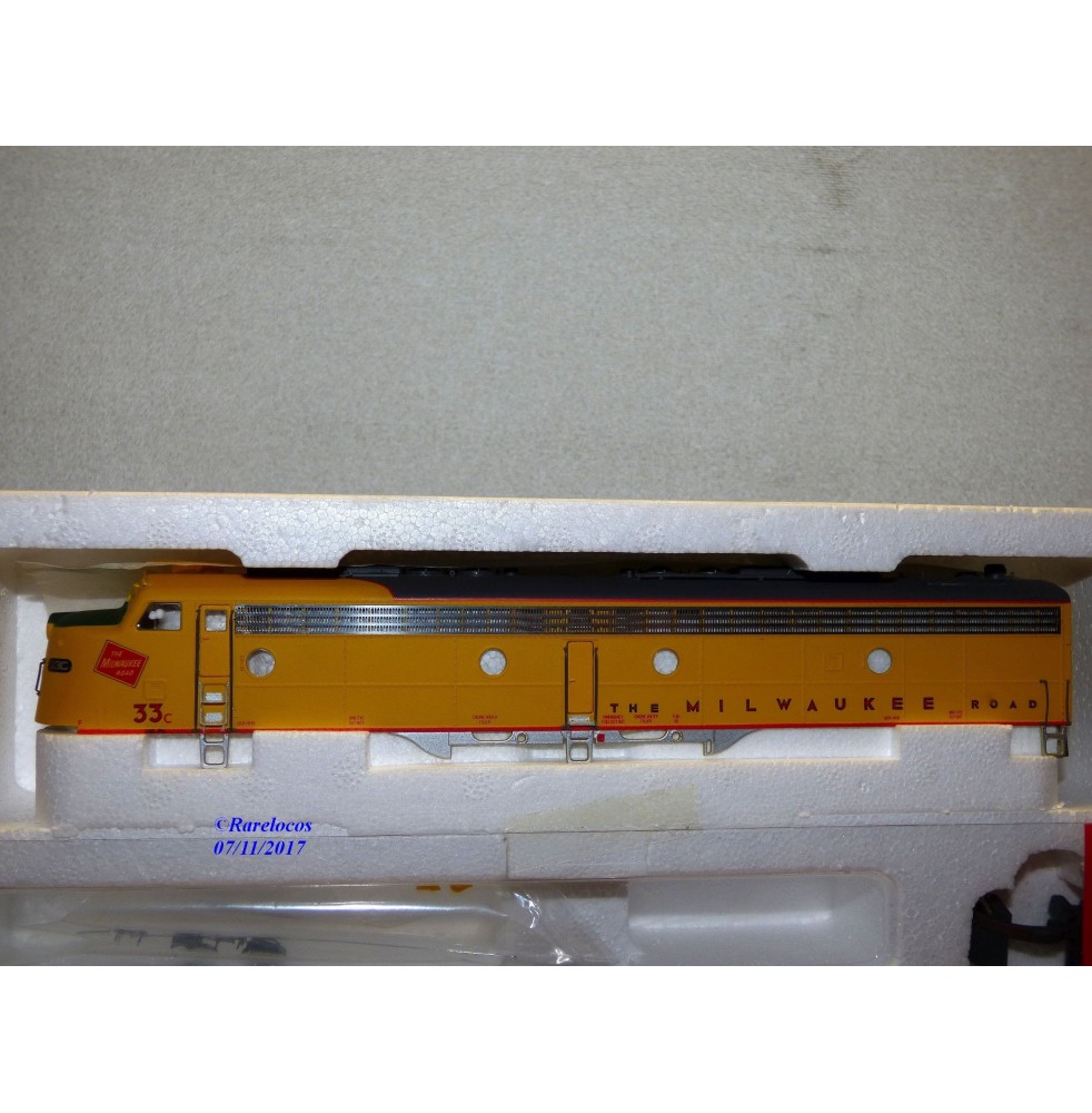 Life Like PROTO 2000 8700, loco EMD E8 N° 33C MILWAUKEE neuf BO